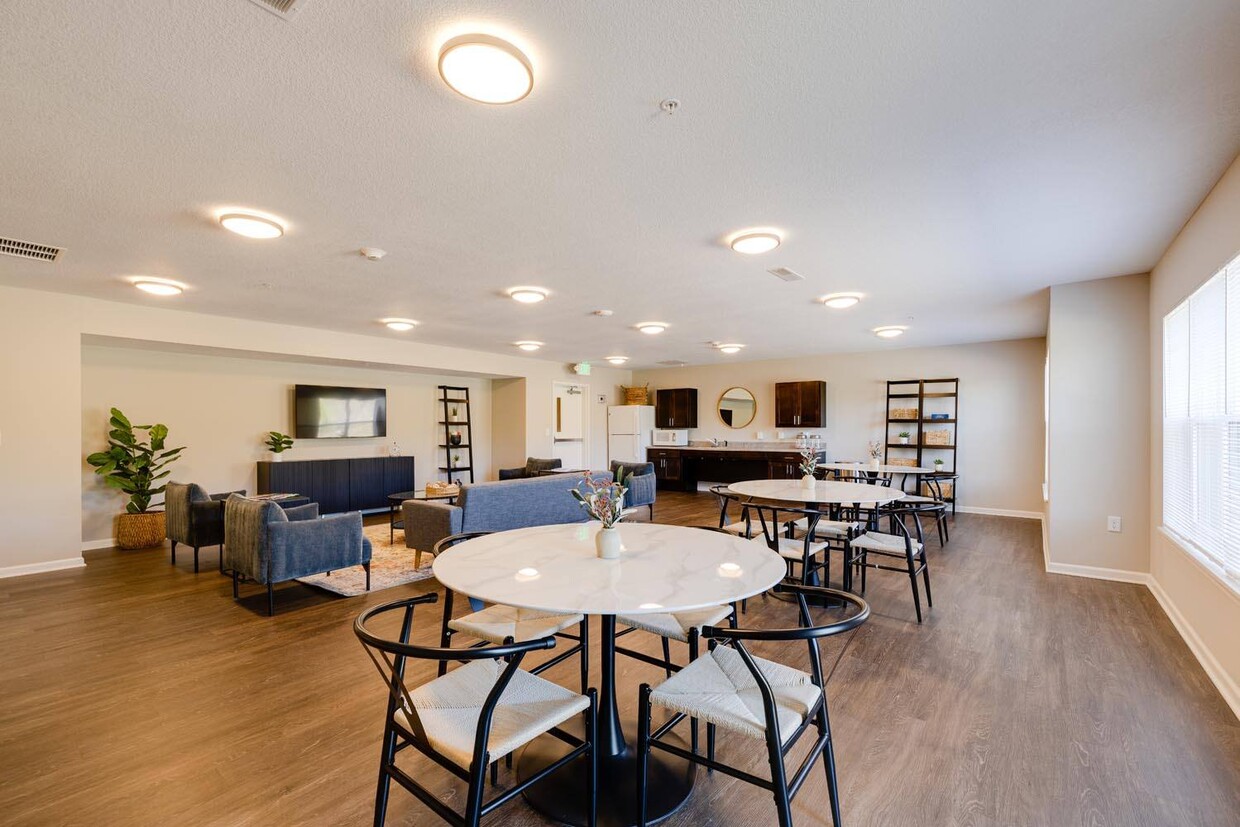 Johnston Crossing Senior Apartments I - 5409 Nw Johnston Dr Johnston ...