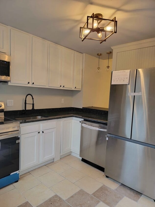 1041 Hollins St, Baltimore, MD 21223 - Townhome Rentals in Baltimore MD ...