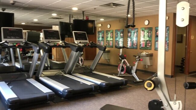 808 Berry Place Apartments - Saint Paul, MN | Apartments.com