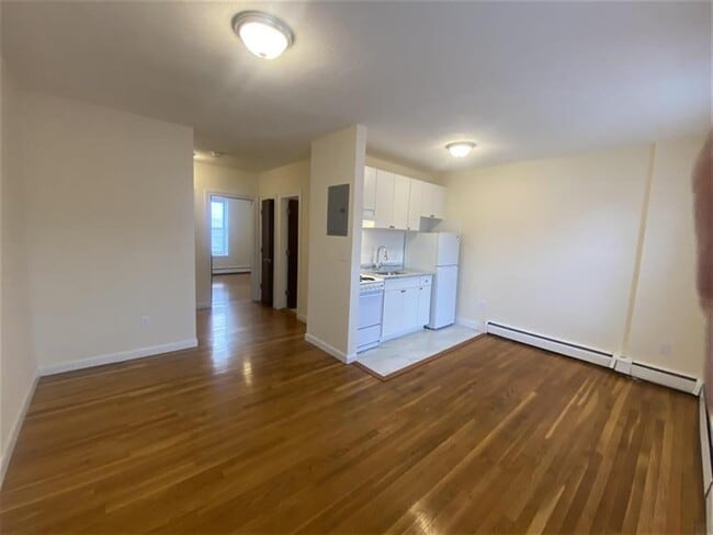 168 Beacon St Unit 3, Boston, MA 02116 - 168 Beacon St Boston, MA 02116 ...