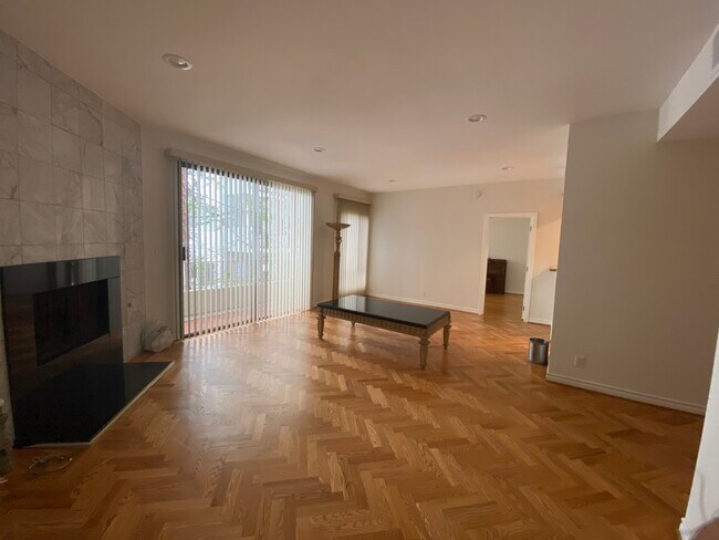 1140 Alta Loma Rd Unit 106, West Hollywood, CA 90069 - Condo for Rent ...