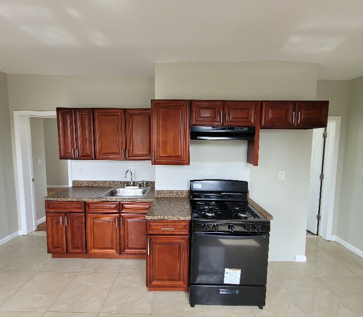 893 Hunterdon St Newark, NJ 07112 - Alquileres en Newark, NJ | Apartamentos.com