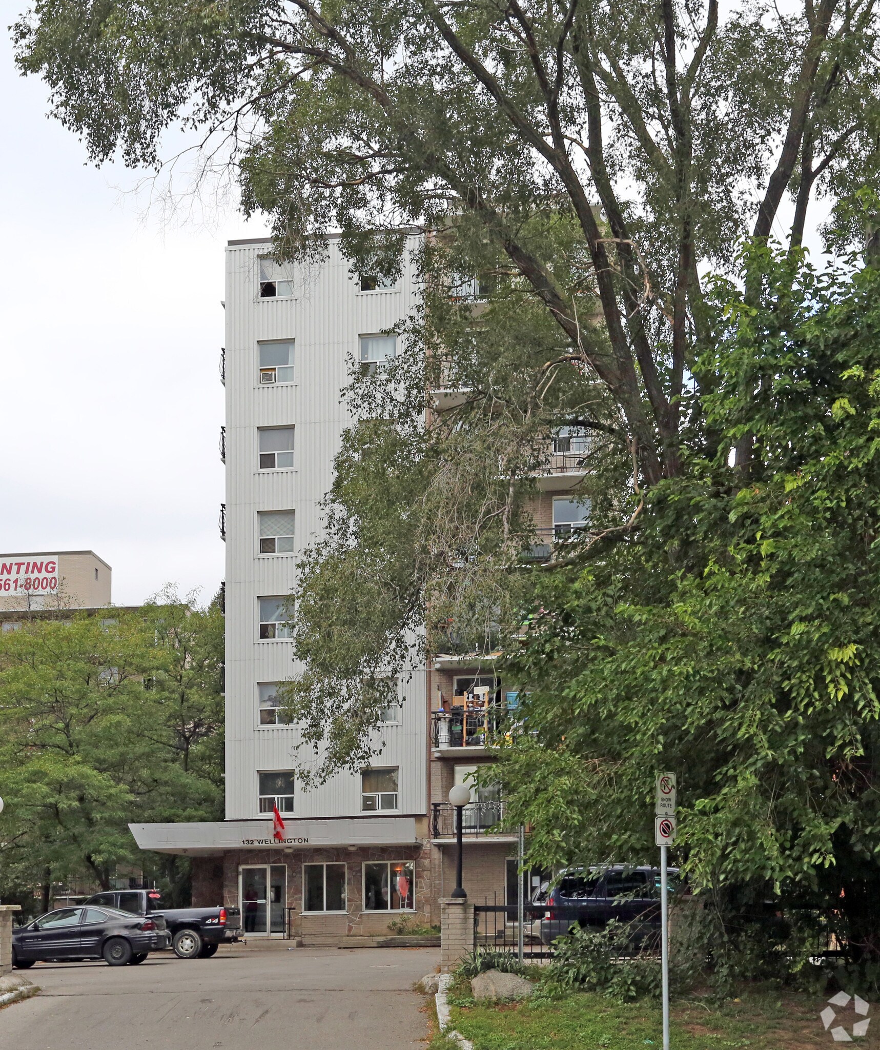 Wellington Residence Apartments - 132-140 Wellington St S Hamilton, ON ...