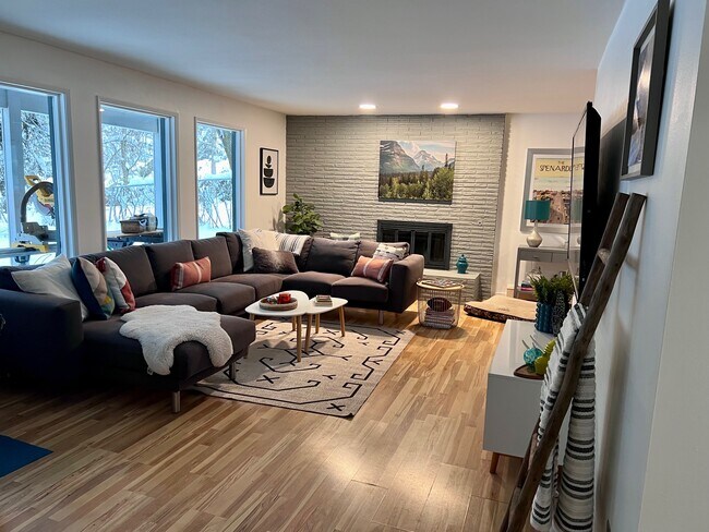 Mountain View Anchorage Luxury Apartments for Rent - 12 Rentals ...