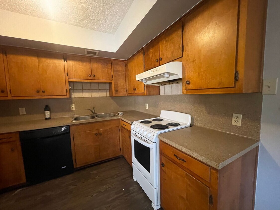 415 Glover Dr Unit d, Longview, TX 75601 - Room for Rent in Longview ...