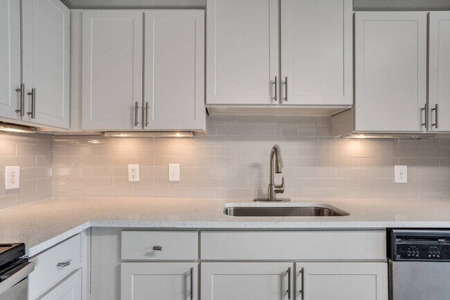 Allegro Apartments - 15750 Spectrum Dr Addison, TX | Apartments.com