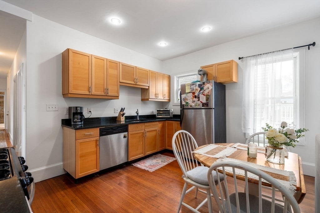 38 Harbor View St, Boston, MA 02125 - 38 Harbor View St Boston, MA ...