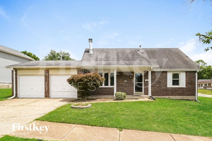2736 Sedan Dr, St. Louis, MO 63125 | Apartments.com