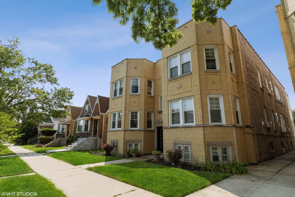 5321 W Cornelia Ave Unit 1, Chicago, IL 60641 - Apartments in Chicago ...