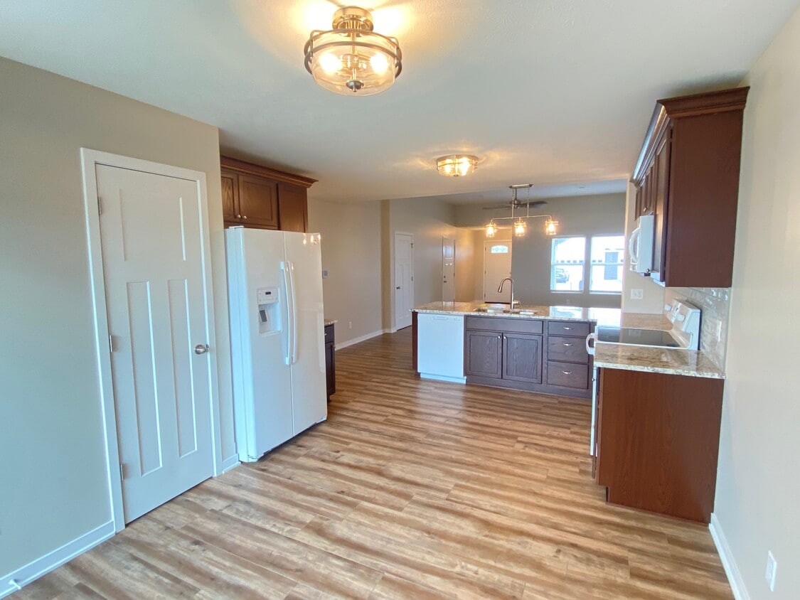 978 Kate Ave, Fremont, NE 68025 - Townhome Rentals in Fremont NE ...