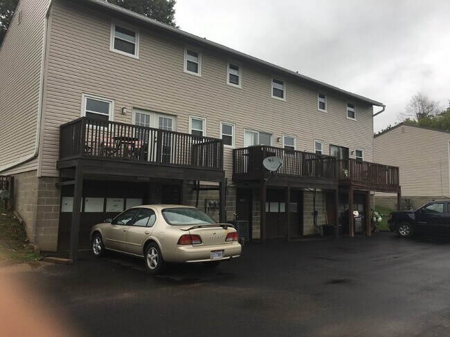 1282 Smith Kramer St NE, Hartville, OH 44632 | Apartments.com