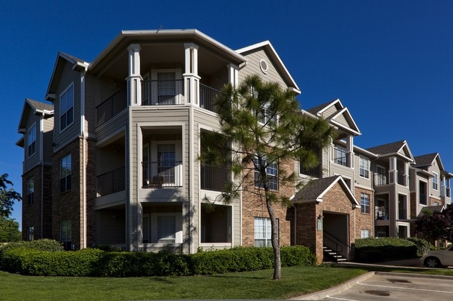 Montclair Parc Apartments - Oklahoma City, OK | Apartments.com