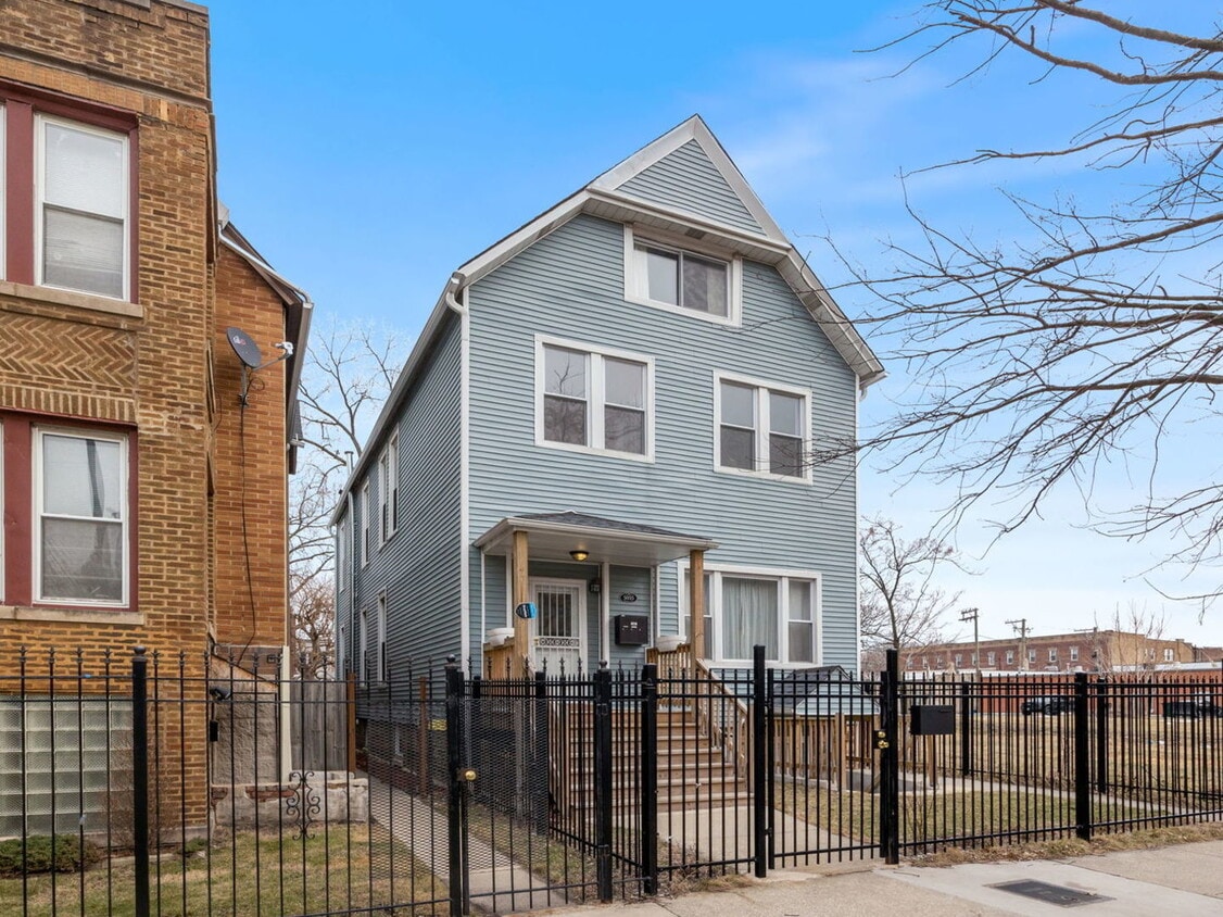 5035 S Indiana Ave, Chicago, IL 60615 - House Rental in Chicago, IL ...