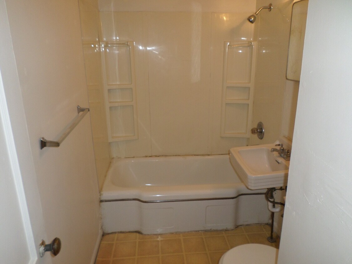 1201 Pomeroy St Manhattan, KS 66502 - Alquileres en Manhattan, KS ...