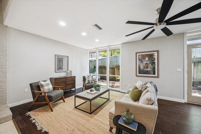 5242 Memorial Dr, Houston, TX 77007 - Condo for Rent in Houston, TX ...