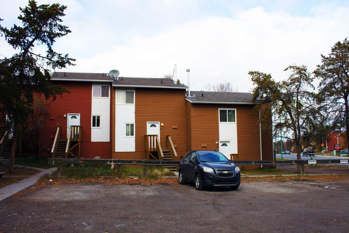 Greenstone Place Apartments - 1180-1180 Gitzel St Yellowknife, NT ...