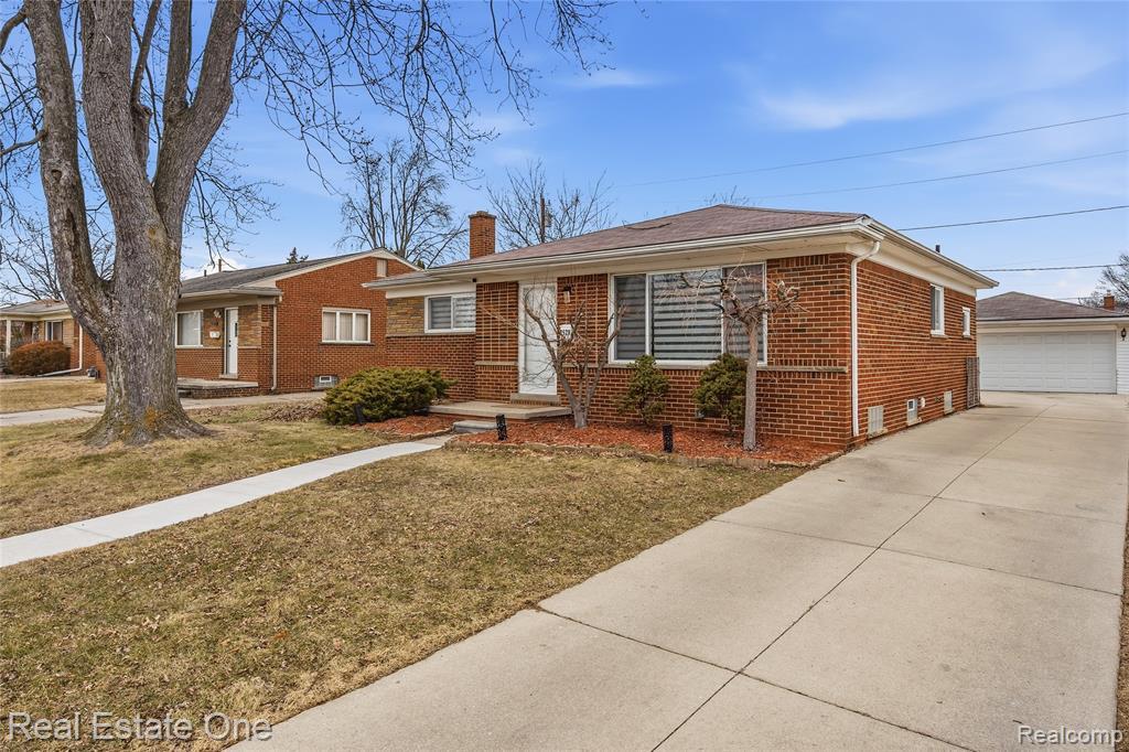 8528 Norborne Ave, Dearborn Heights, MI 48127 - House Rental in ...
