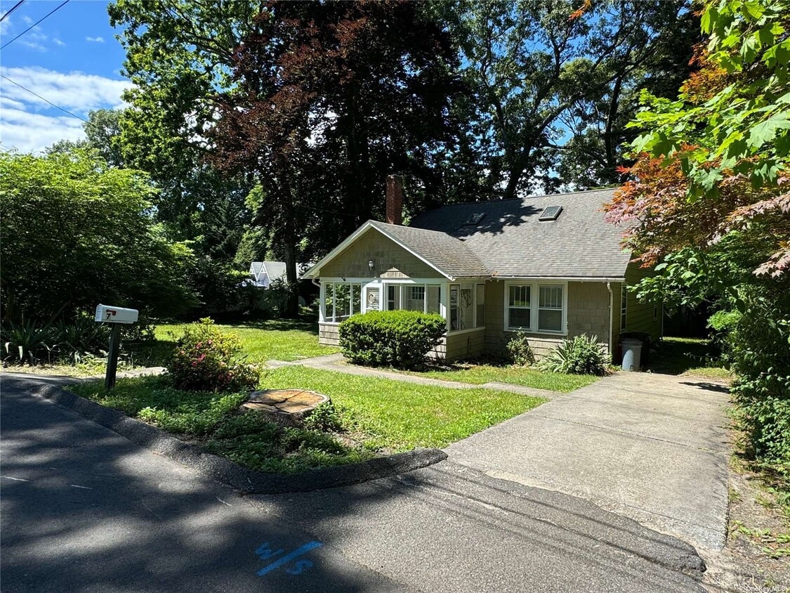 7 Chestnut St, Stony Brook, NY 11790 - House Rental in Stony Brook, NY ...