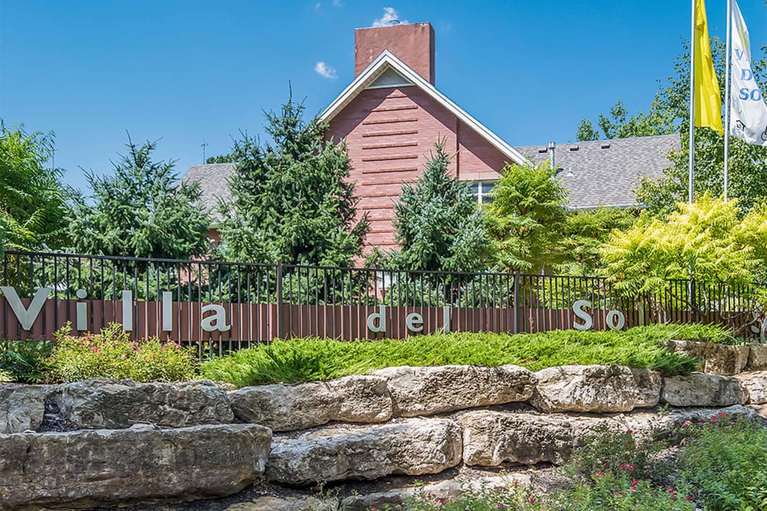 Villa del Sol - 2015 W Pennway Ter Kansas City, MO 64108 | Apartments.com