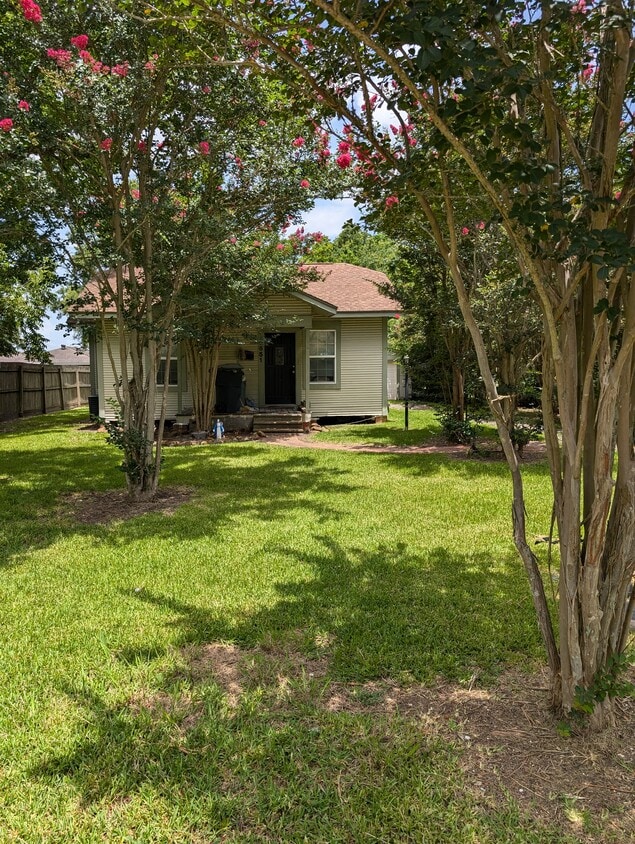 6651 Terrell St, Groves, TX 77619 - House Rental in Groves, TX ...