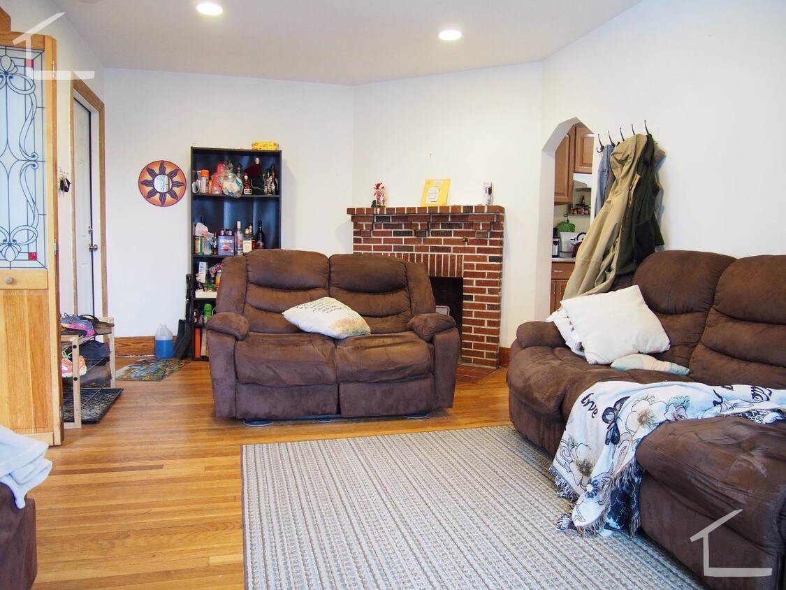 27 S Crescent Circuit Unit AA, Boston, MA 02135 - Condo for Rent in ...