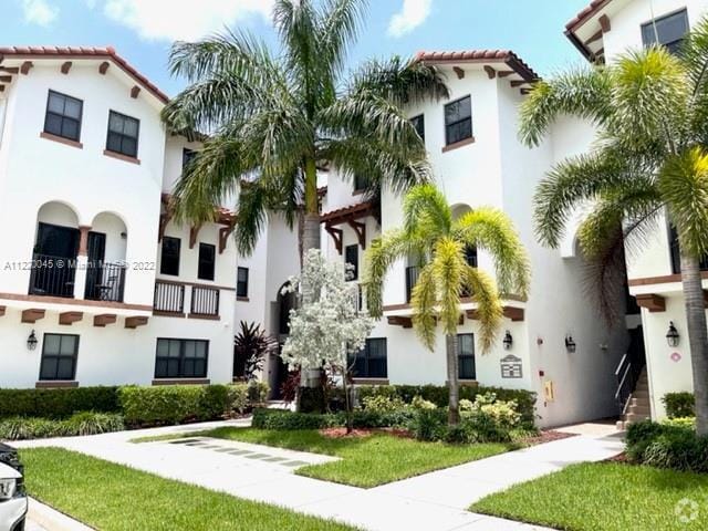 Doral Breeze Apartments for Rent with High Ceilings - Doral, FL ...