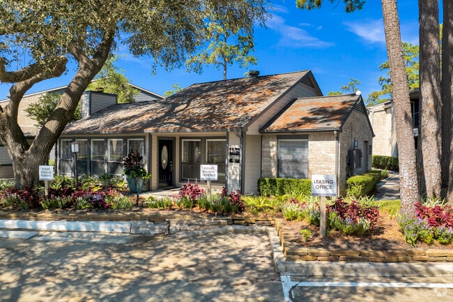 Greengate Place Apartments for Rent with Hardwood Floors - Spring, TX ...
