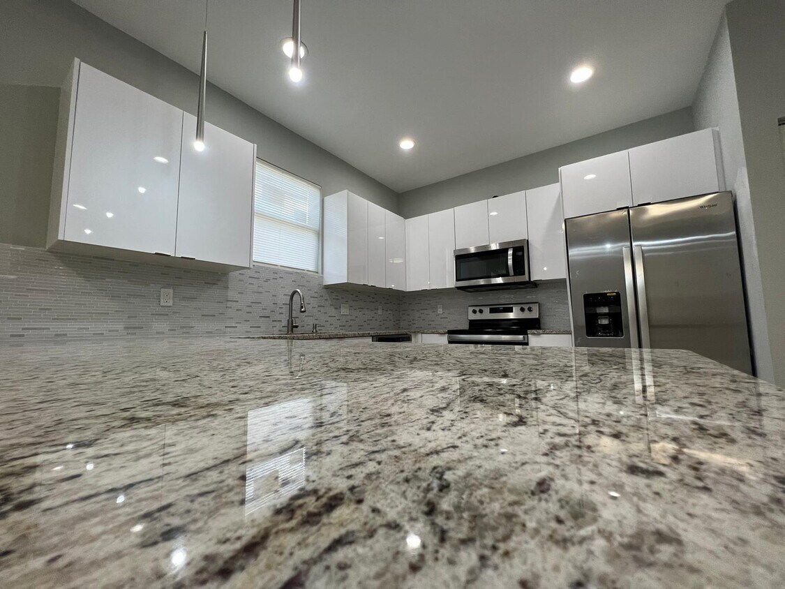 227 N E St, Lake Worth, FL 33460 - House Rental in Lake Worth, FL ...