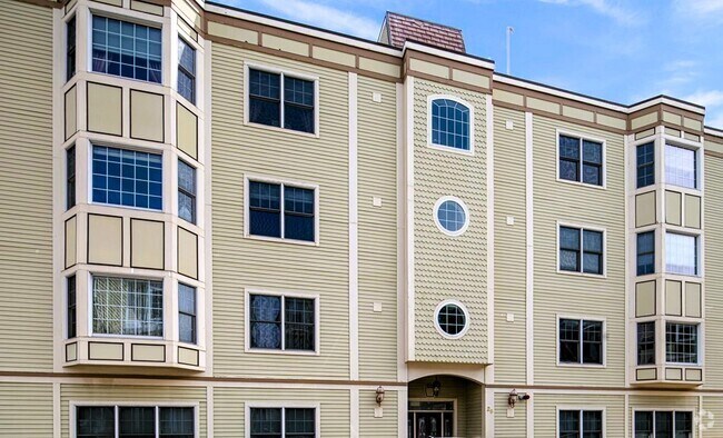 Mary Ellen McCormack Development Apartments for Rent with a Balcony ...