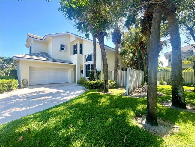 Bluffs-Ridge Luxury Apartments for Rent - 3 Rentals | Apartments.com