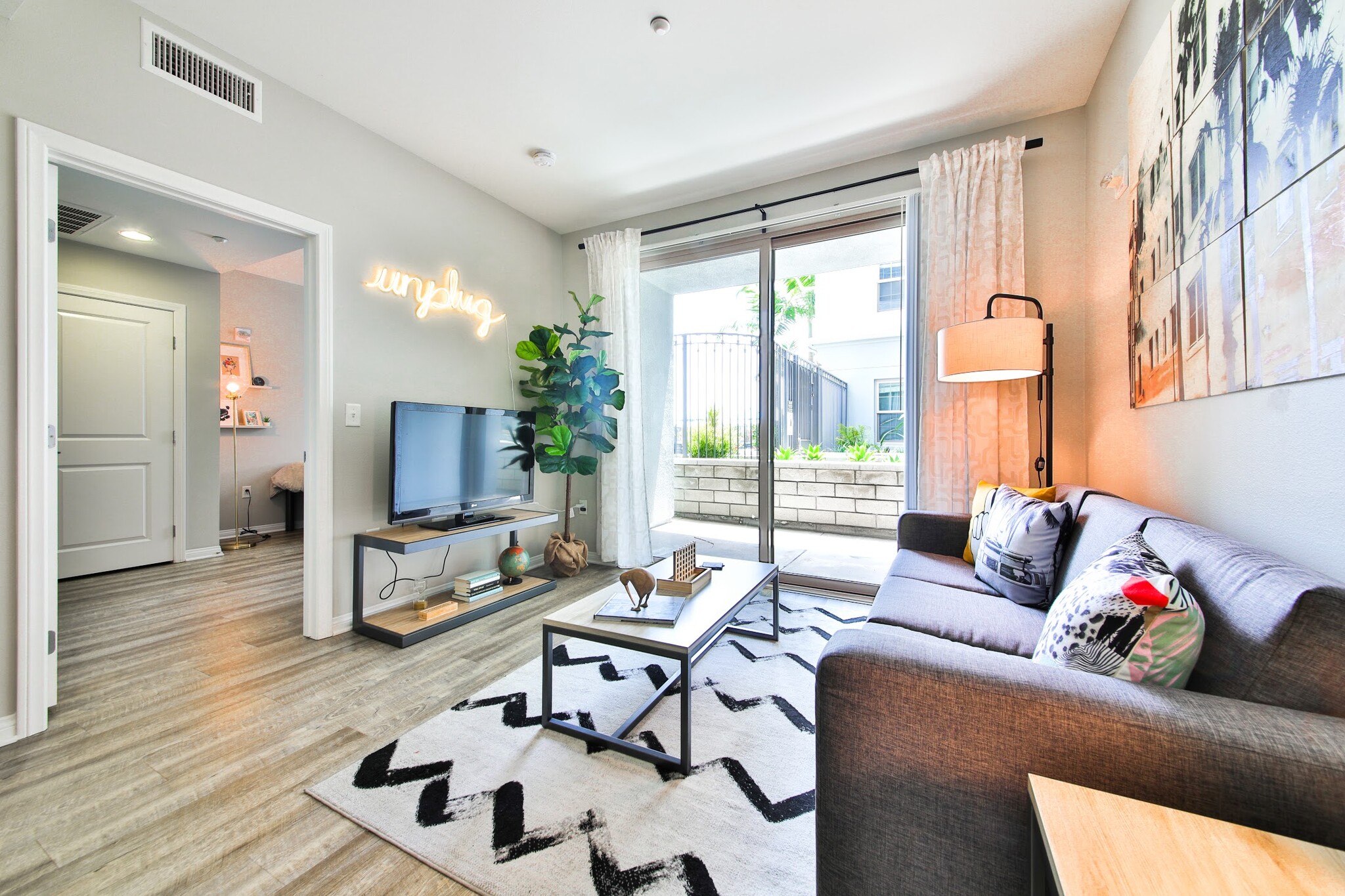 West 27th Place - 2700 S Figueroa St Los Angeles, CA 90007 | Apartments.com