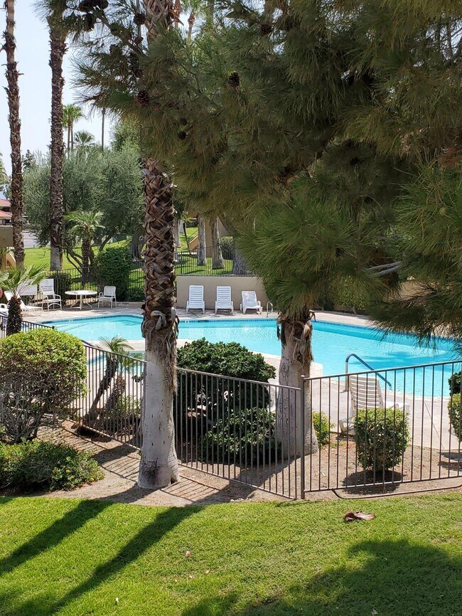 Palm Springs Gateway Estates Gated Apartments for Rent - Palm Springs ...