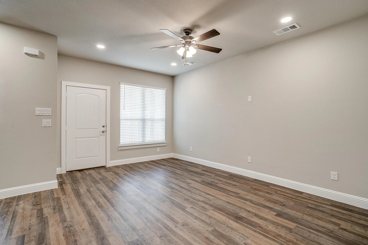 Stone Lake Townhomes Townhomes for Rent - Weatherford, TX | Apartments.com