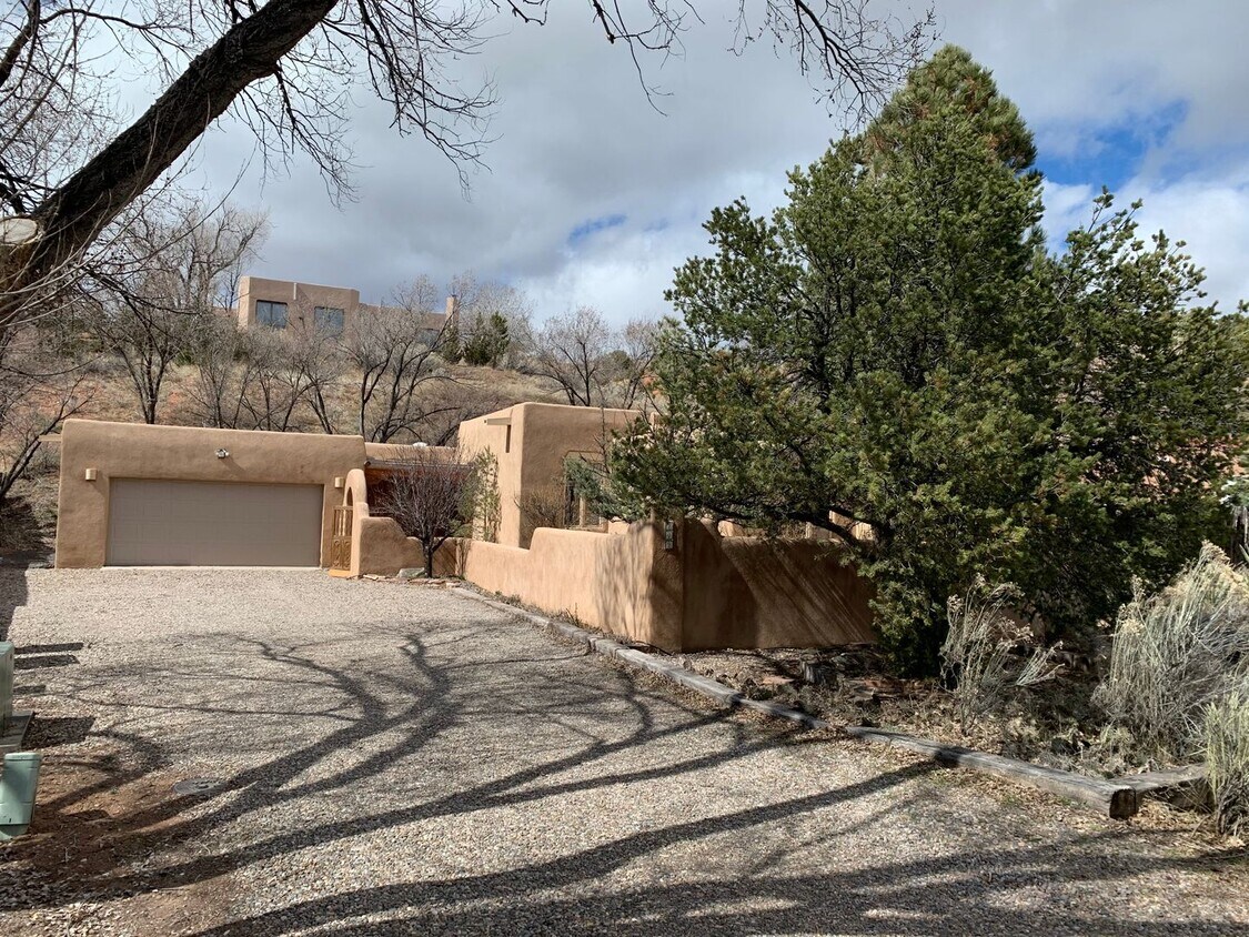 142 Valley Dr, Santa Fe, NM 87501 - House Rental in Santa Fe, NM ...