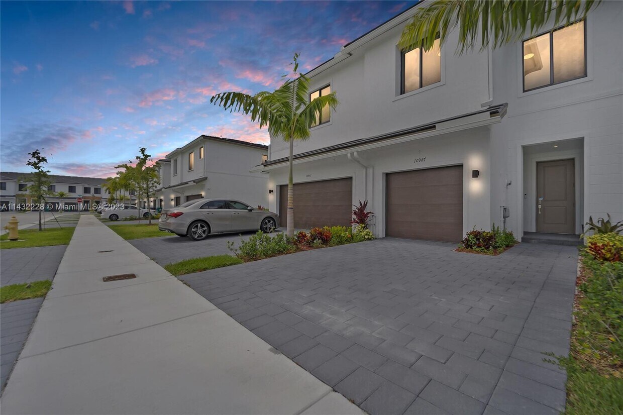 10947 SW 233Rd St, Princeton, FL 33032 - Townhome Rentals in Princeton ...