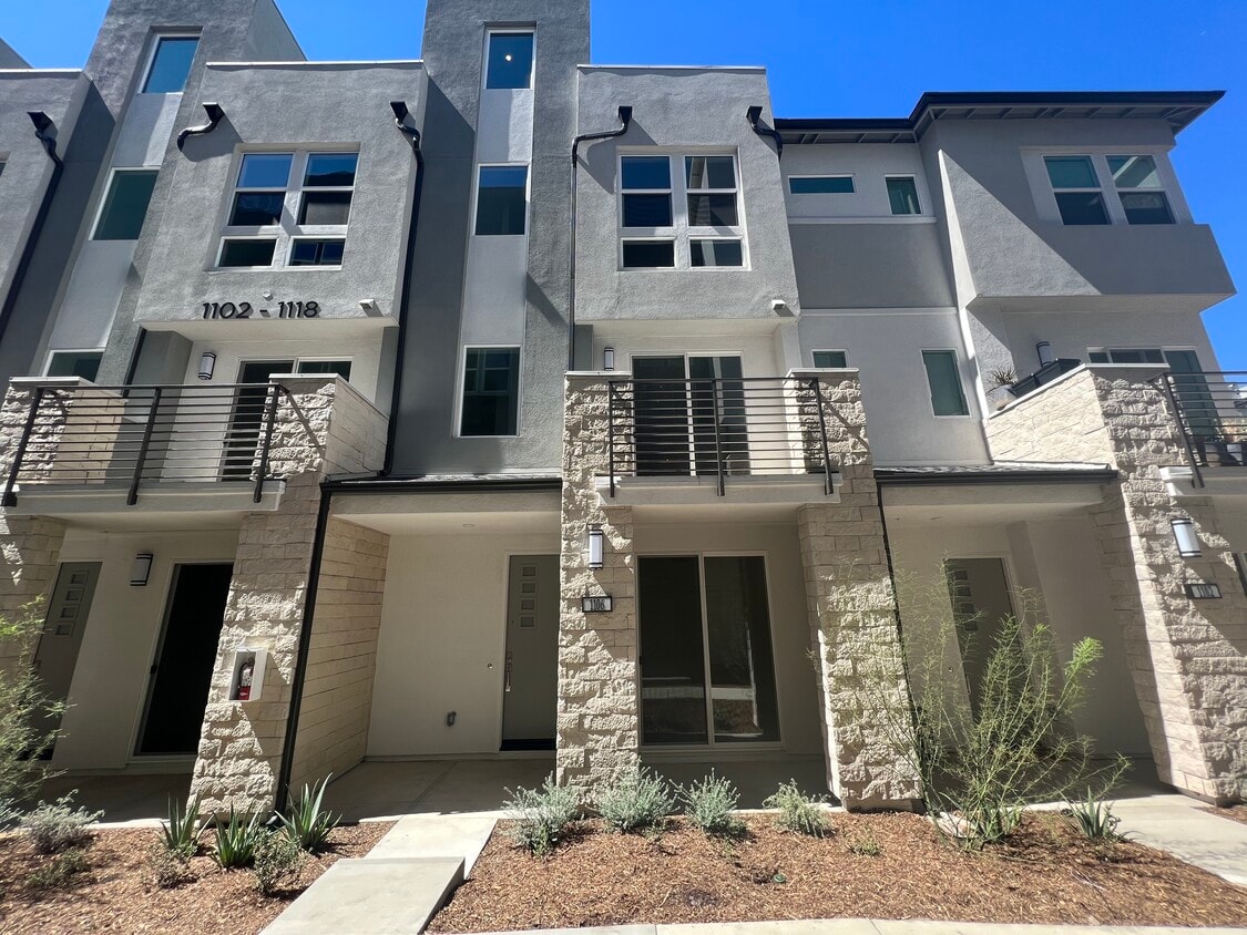 Townhomes For Rent In Anaheim