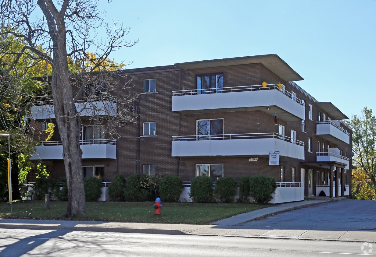 2194 King St E, Hamilton, ON L8K 1W6 Apartments - 2194 King St E ...