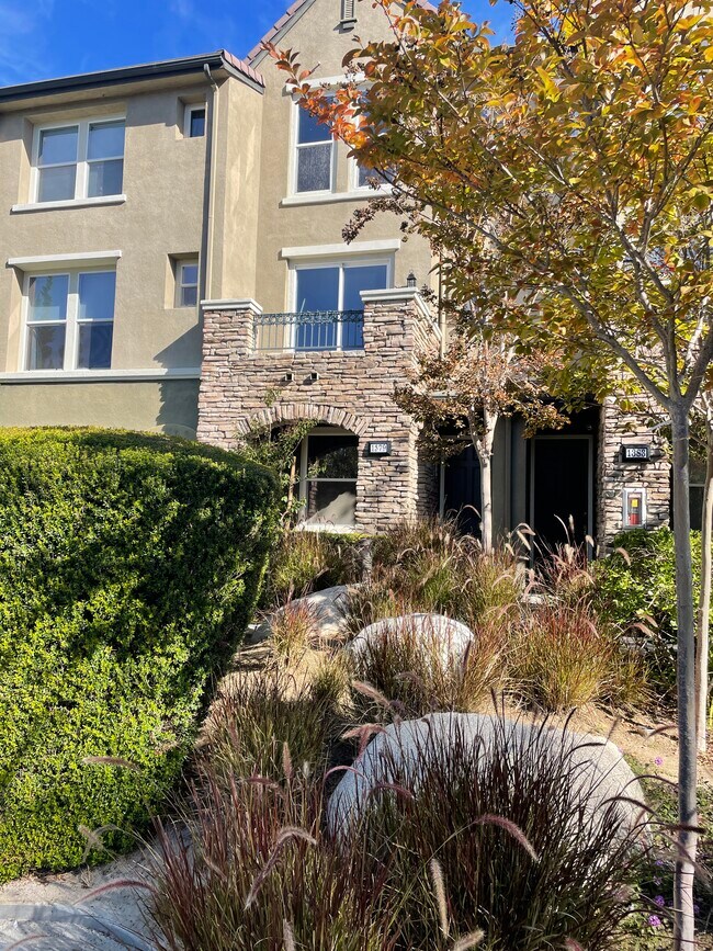 Apartments for Rent with Air Conditioning in Elfin Forest CA