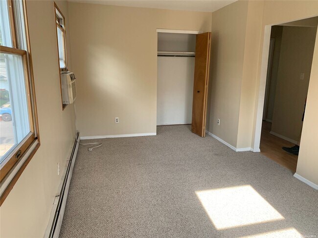 30 Dean St, North Babylon, NY 11703 - House Rental in North Babylon, NY ...