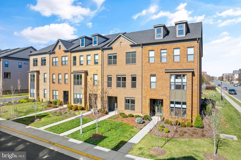 42389 Zenith Terr, Brambleton, VA 20148 - Townhome Rentals in ...