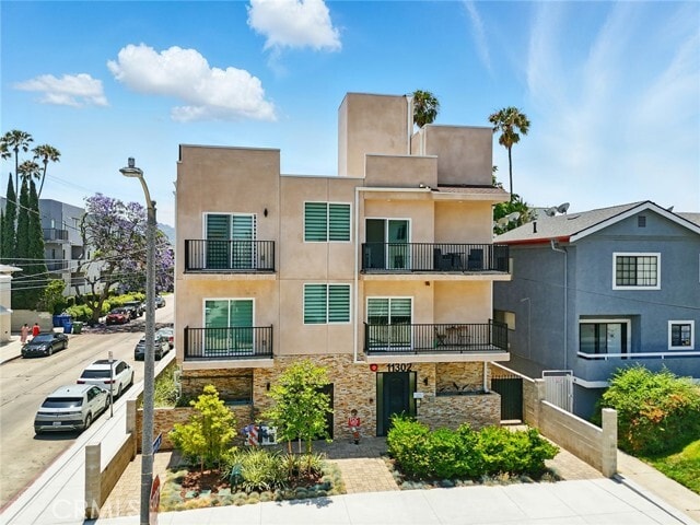 11302 Morrison St Unit 302, Los Angeles, CA 91601 - Room for Rent in ...