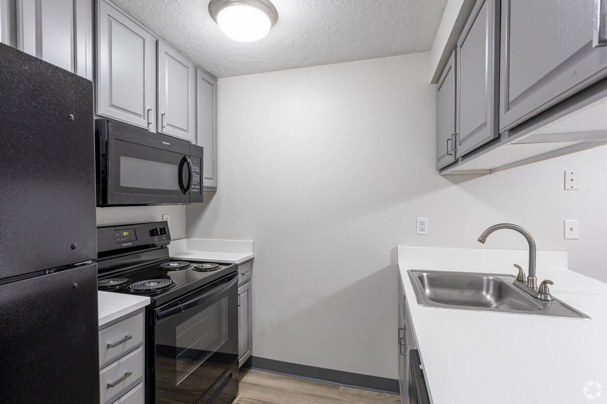 Serrano Apartments - 121-221 E Wedgewood Spokane, WA 99208 | Apartments.com