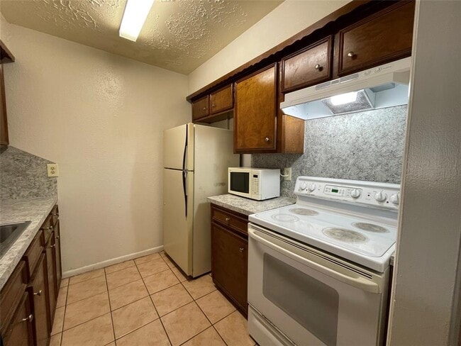 9436 Tooley Dr, Houston, TX 77031 - Room for Rent in Houston, TX ...