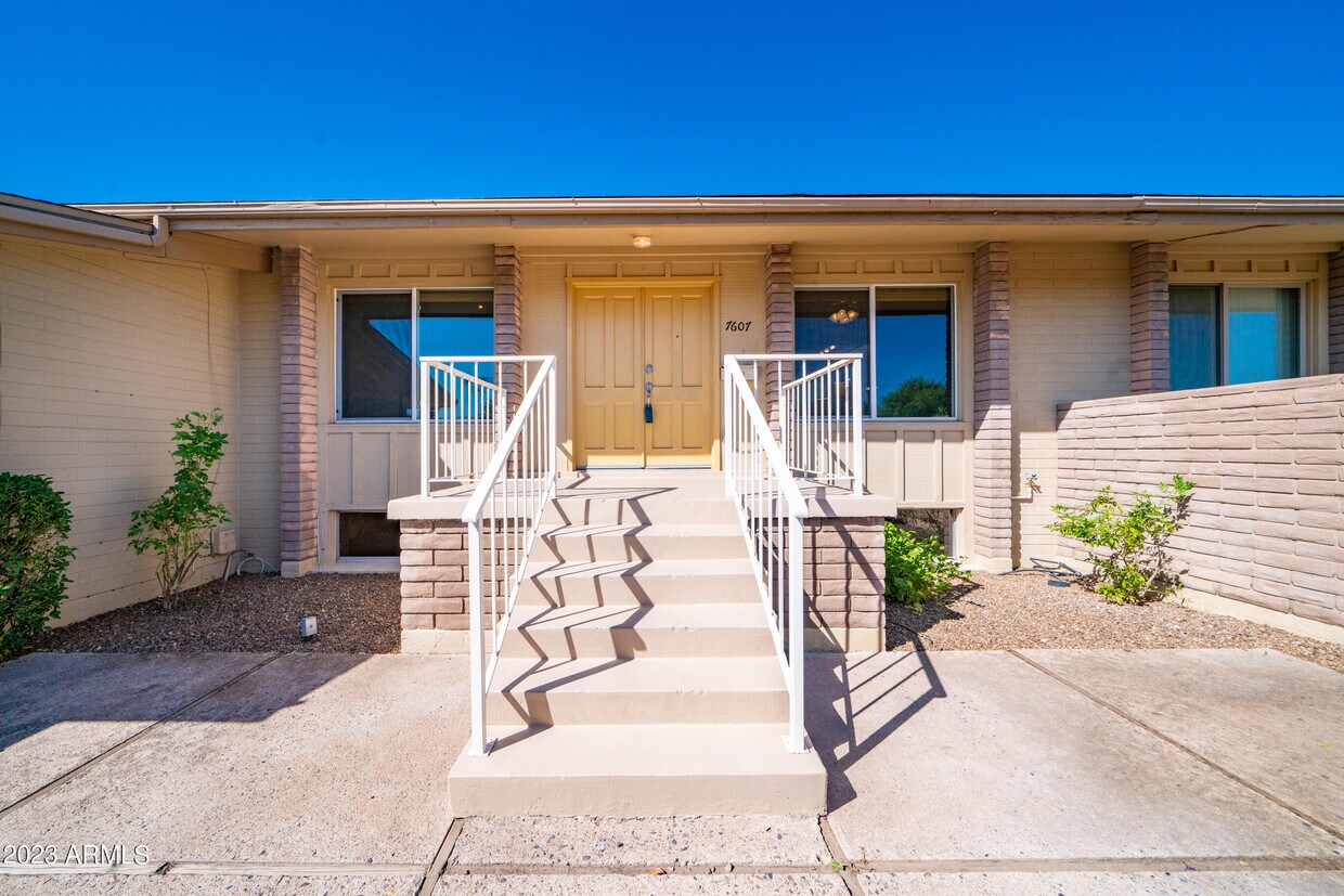 7607 E Minnezona Ave, Scottsdale, AZ 85251 - Townhome Rentals in ...