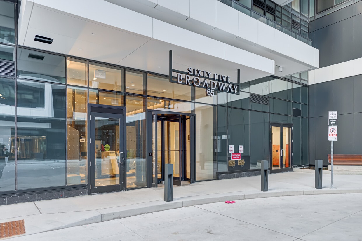 Sixty Five Broadway Apartments - 65 Broadway Av Toronto, ON ...
