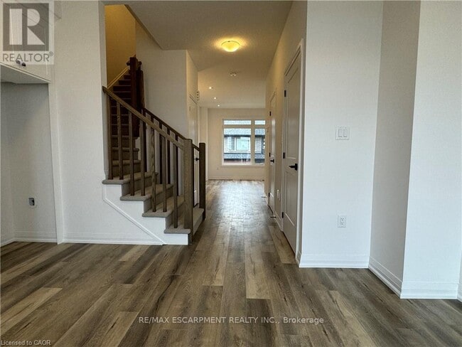 120 Court Dr, Brant, ON N3L 0K6 - Maison de Ville à Louer à Brant, ON ...