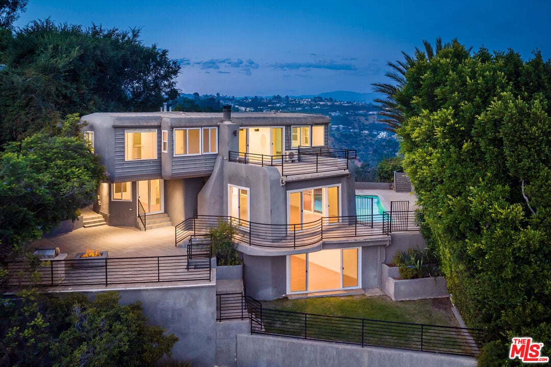 8464 Cole Crest Dr, Los Angeles, CA 90046 - House Rental in Los Angeles ...