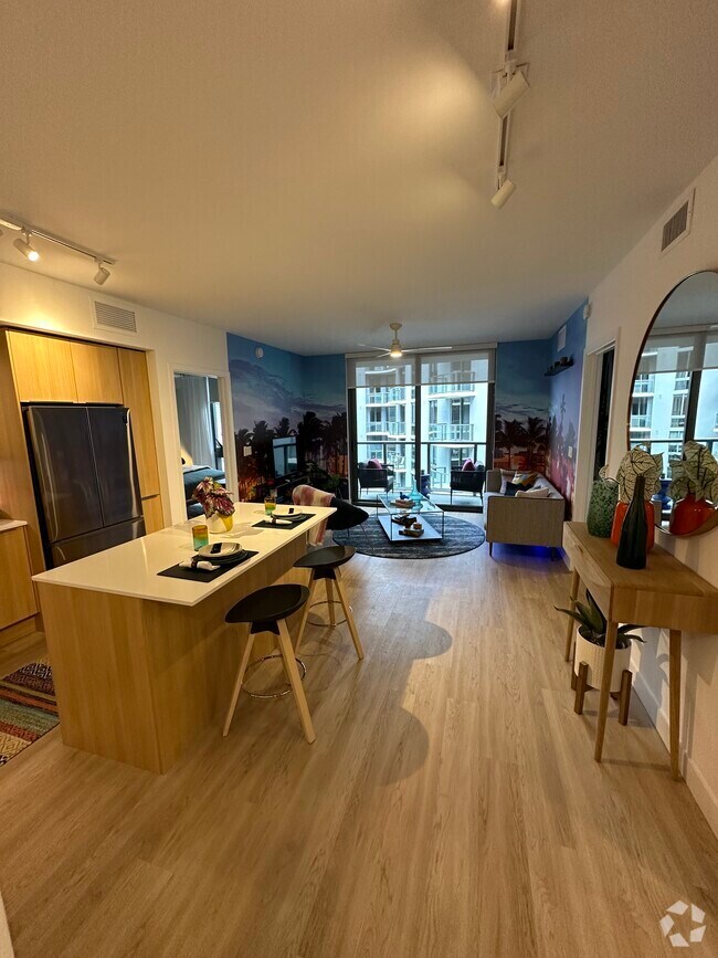 New Bayshore Plaza Apartments for Rent with a Swimming Pool - Miami, FL ...