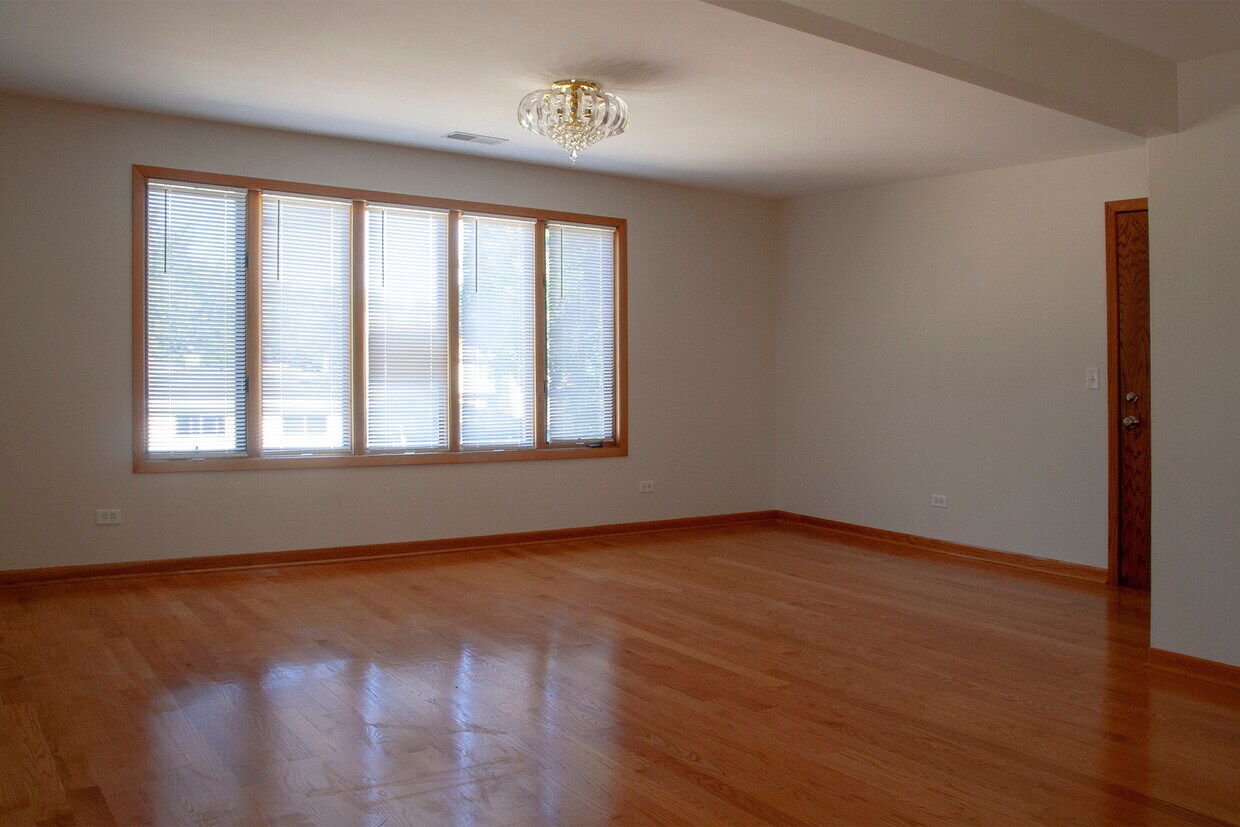 8442 McVicker Ave, Morton Grove, IL 60053 - House Rental in Morton ...