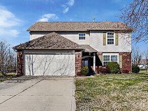 Whitcomb Village Apartments for Rent with Hardwood Floors - Greenfield ...